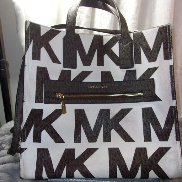Michael Kors | Bags | E67 Michael Kors Kenley Large Graphic Logo Tote ...